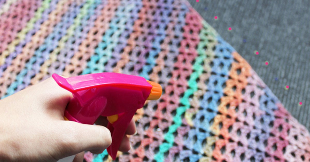 Spray blocking your knitting - Yarnplaza.com | For knitting & crocheting