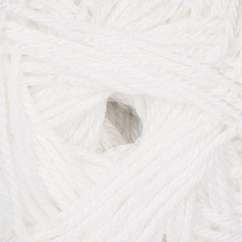 Yarn and Colors Must-have 001 White | Yarnplaza.com