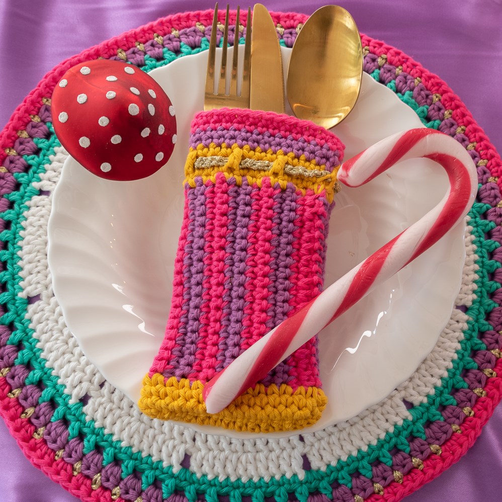 Crochet Pattern Yarn and Colors Colorful Christmas Cutlery Keeper ...