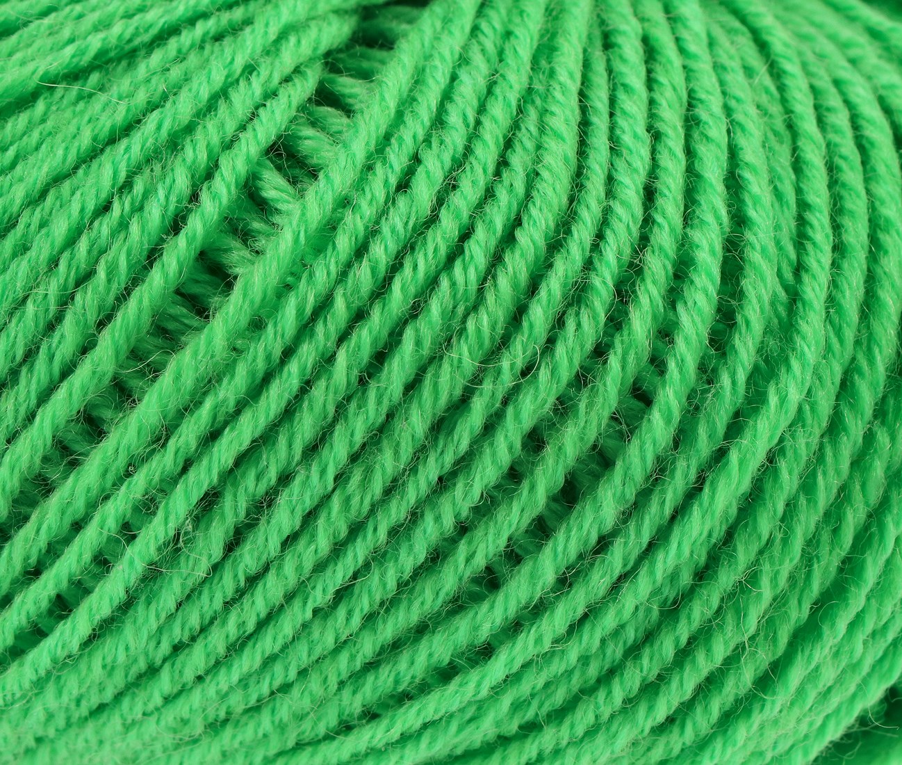 Lang Yarns Atlantis 016 Light Green - yarnplaza.com