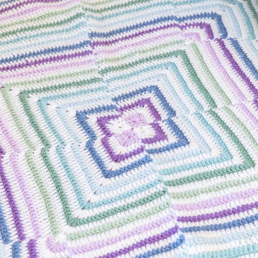 Crochet Pattern Yarn and Colors Amazing Staggered Stripes Blanket ...