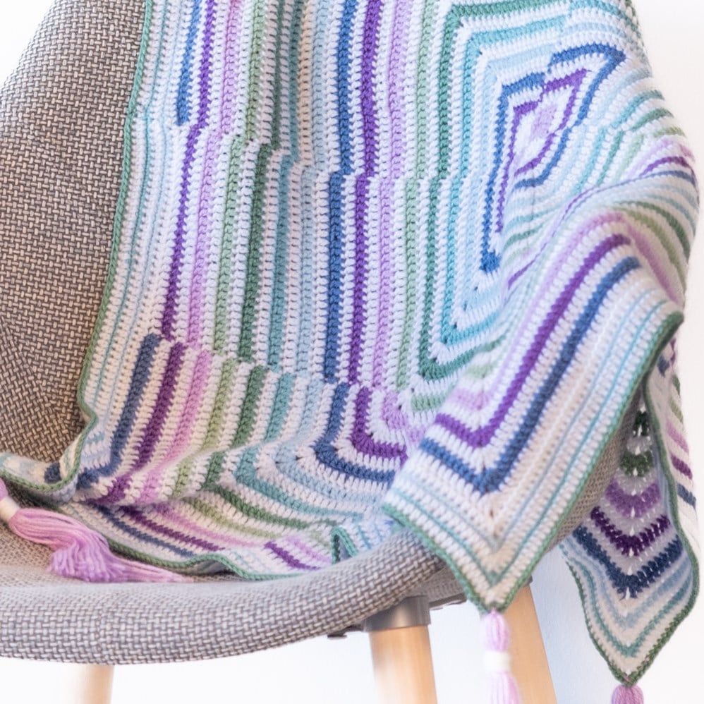 Crochet Pattern Yarn and Colors Amazing Staggered Stripes Blanket ...