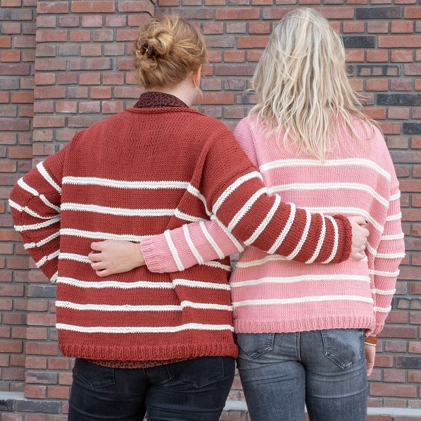 Knitting Pattern Yarn and Colors Striped Jumper Reversed - Yarnplaza.com
