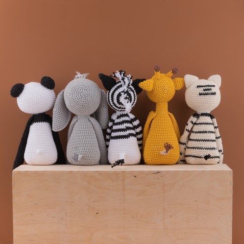 Yarn and Colors Zoo-Animals Crochet Kit - Yarnplaza.com