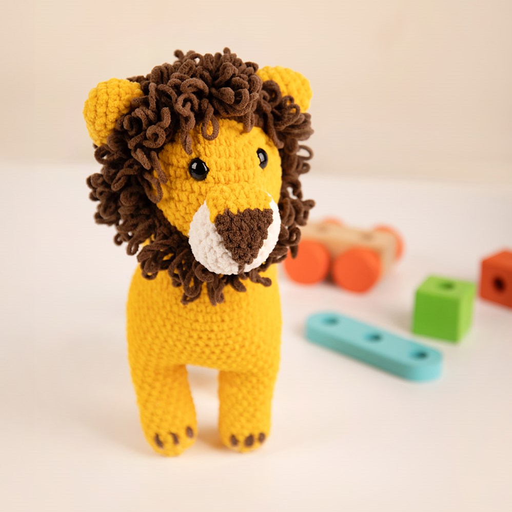 Lion Lucas Crochet Kit - Includes Digital Pattern | Yarnplaza.com