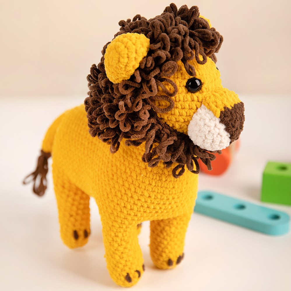 Lion Lucas Crochet Kit - Includes Digital Pattern | Yarnplaza.com