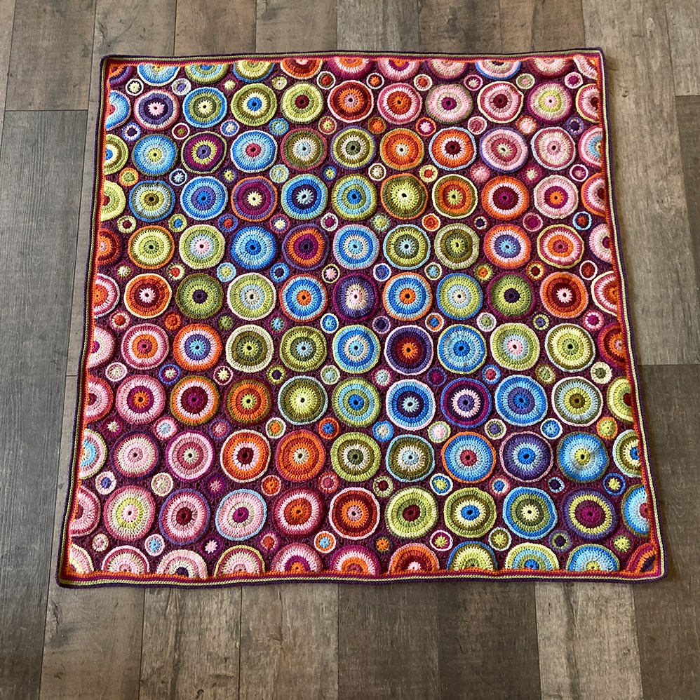 Magic Circles Supernova Blanket Yarnkit | Yarnplaza.com